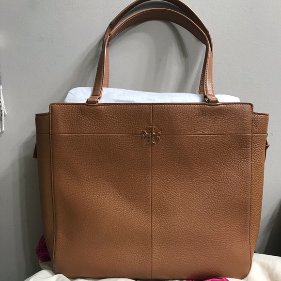 Tory Burch | Bags | Tory Burch Tan Tote | Poshmark